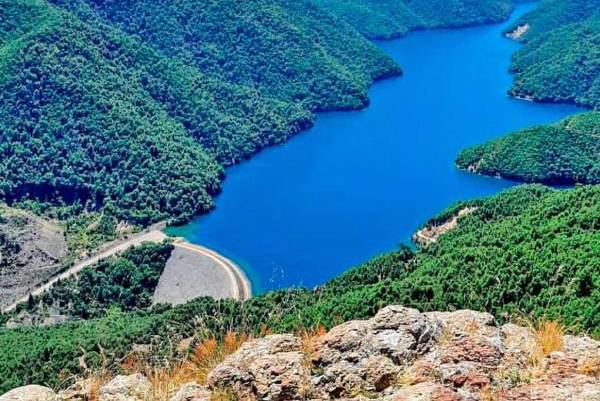 El agua es vida, es alimento y el sustrato son los embalses – La Discusión